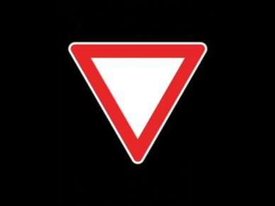 Approfondimento sui segnali di precedenza: colore, forma e indicazioni ...